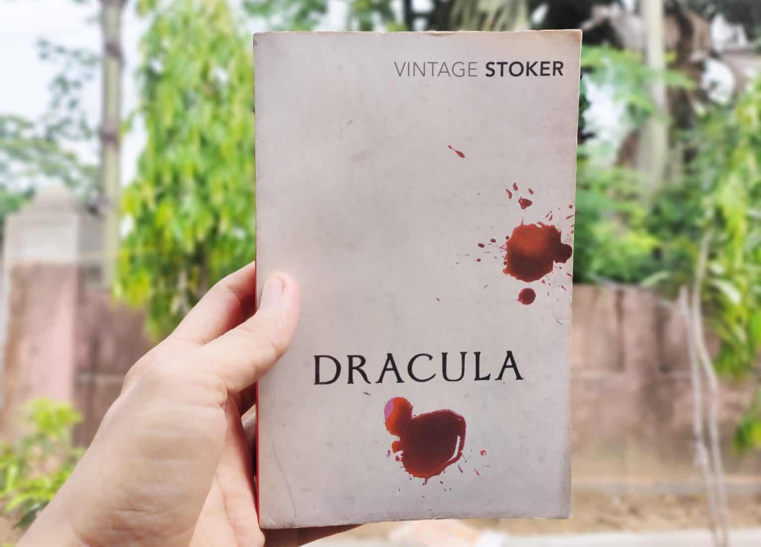 Dracula by Bram Stoker [Review]
